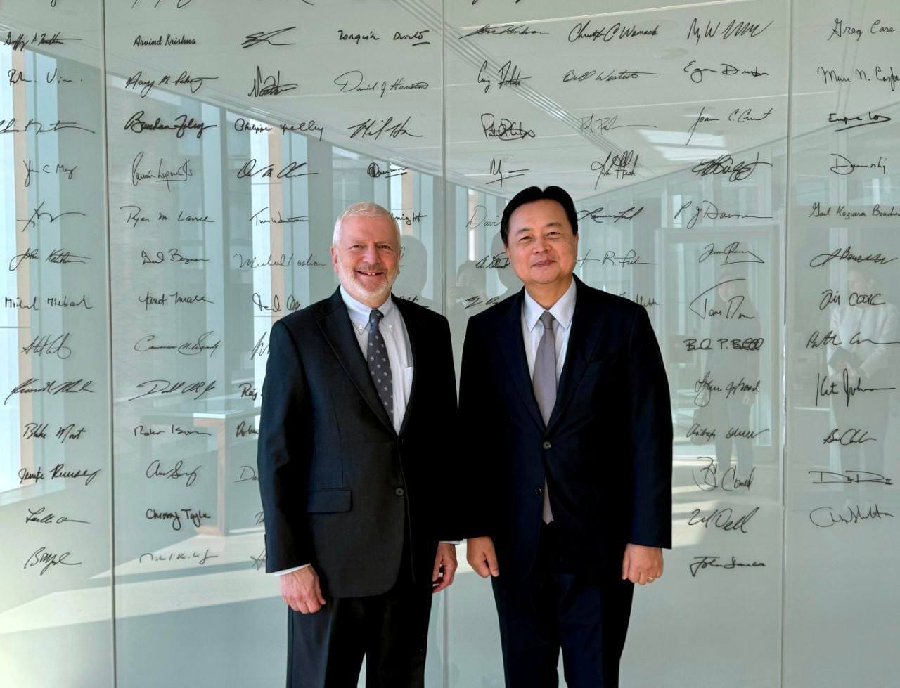 Ambassador Cho Met with Business Roundtable CEO Joshua Bolten (10.23 ...